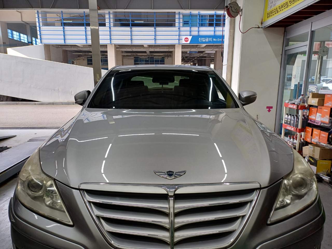 구형 제네시스 Bh 자동차 백밀러가 접히지 않음 제네시스 구형 사이드미러가 접힘 안됨 자동차 백미러가 접히지 않고 드르륵 모터 돌아가는 소리만 들림사이드미러 기어 깨짐