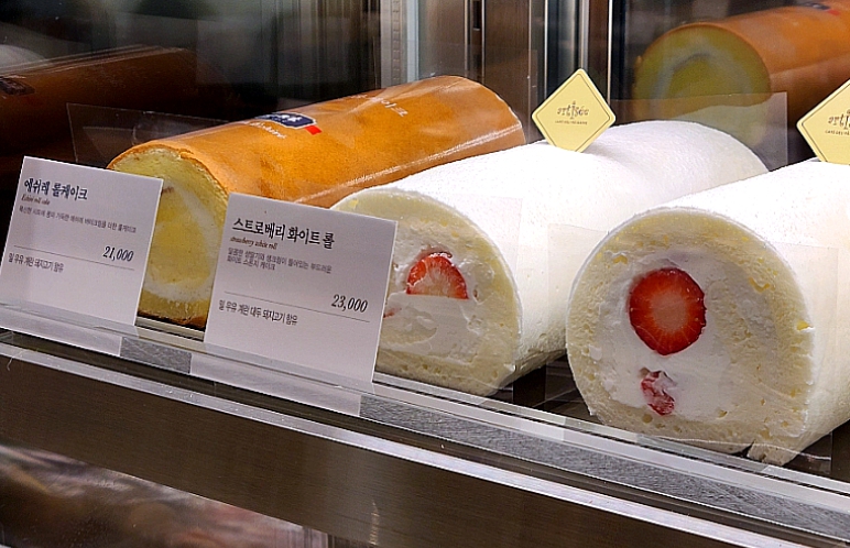 아티제 롤케이크, 케이크 맛집이네요