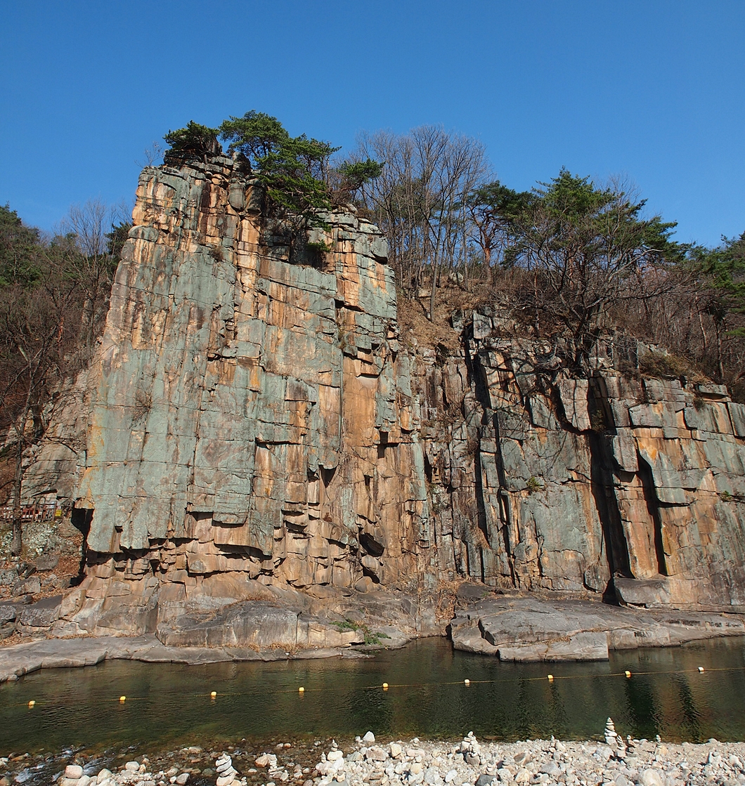 단양 8경 중 가장 인기가 좋은 사인암