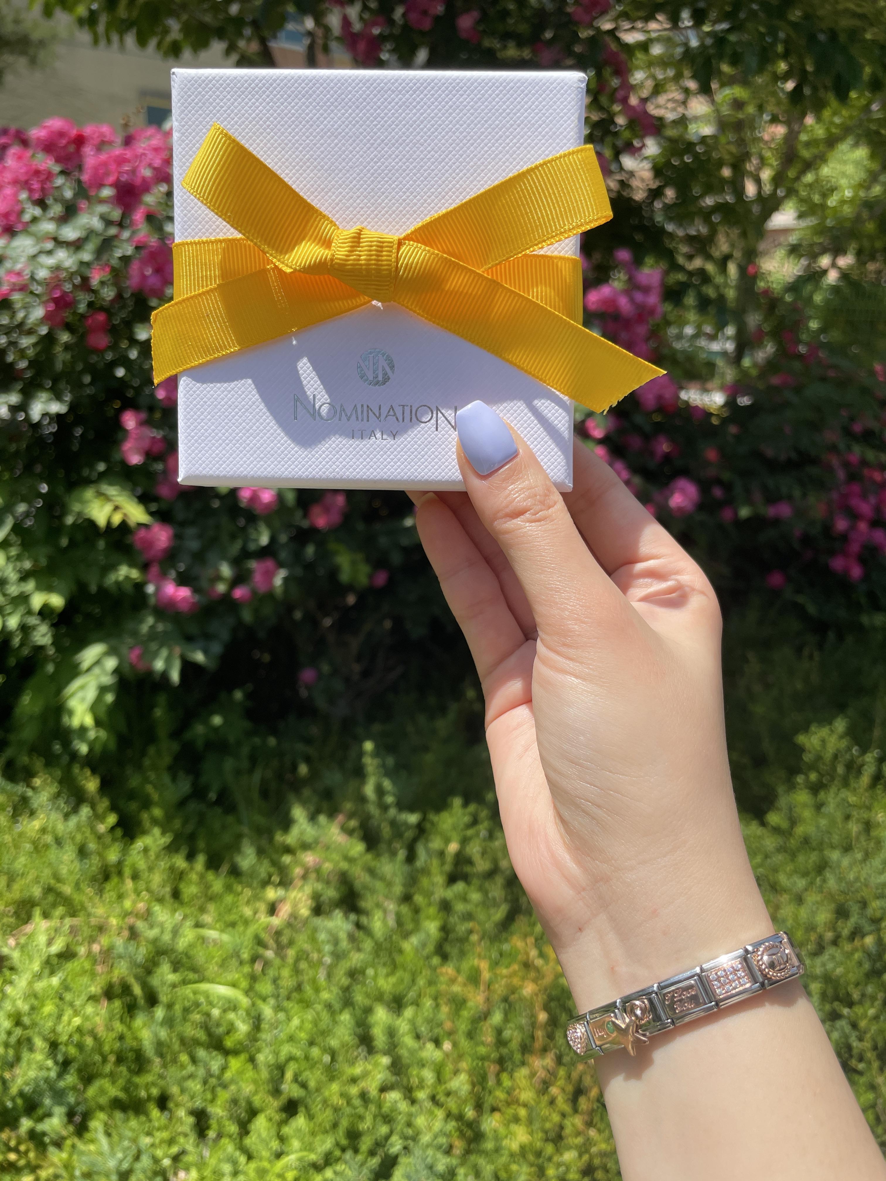 노미네이션 컴포져블이라는 팔찌를 보여드리는 이유는 우선 20대나 30대 여자들은 악세사리를 필수로 하는데요 노미네이션은 판도라 스와로브스키와 함께 세계 3대 악세사리