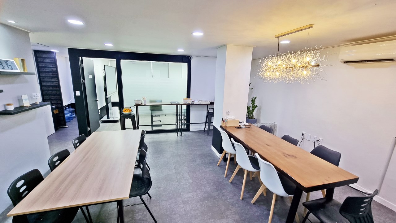 양재역 인근, 세련된 디자인의 서초동 소형 사무실 임대 정보