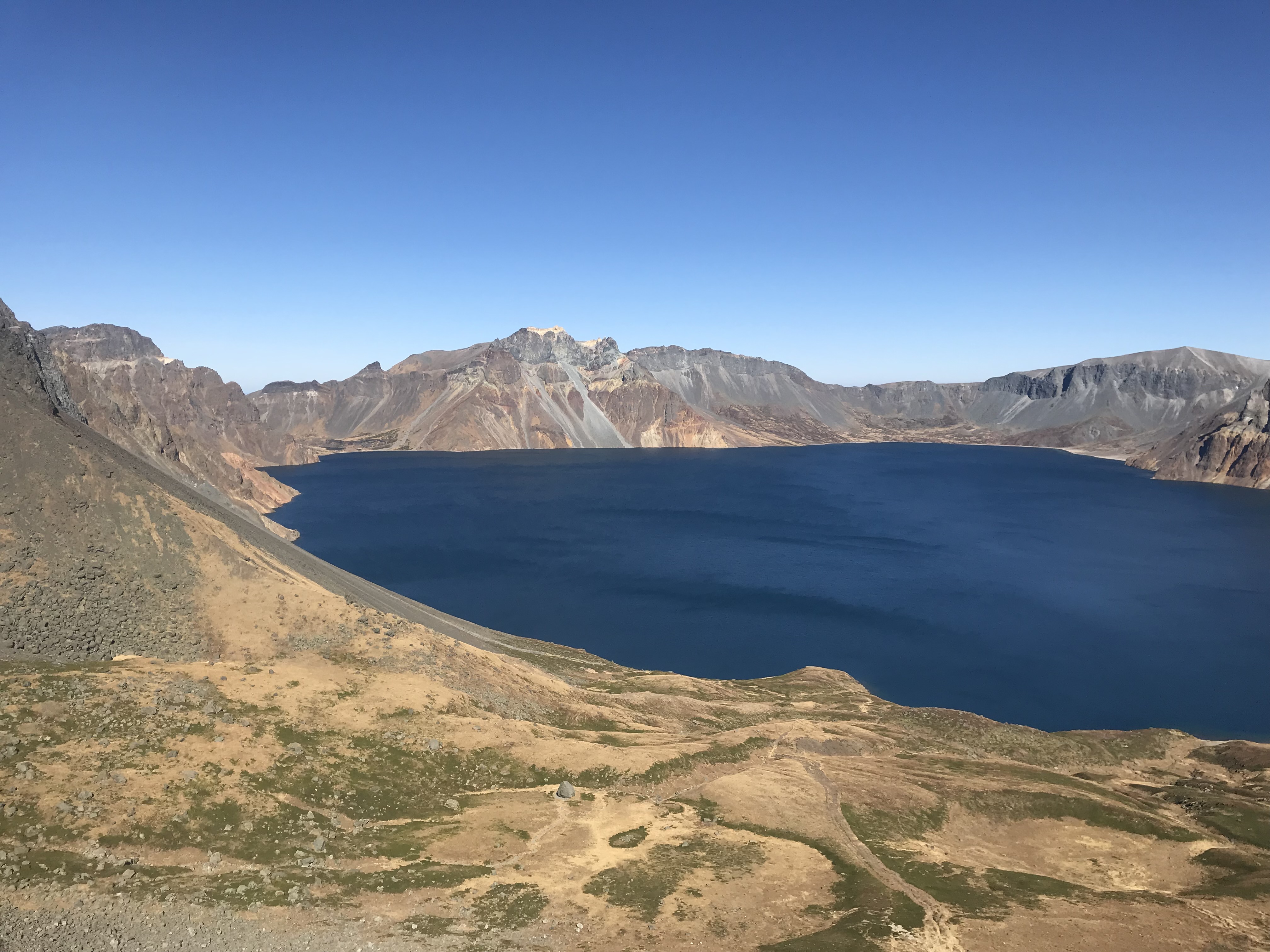[백두산여행 추억(2)]백두산 천지를 보다 - 구름 하나 없던 날씨의 백두산 천지