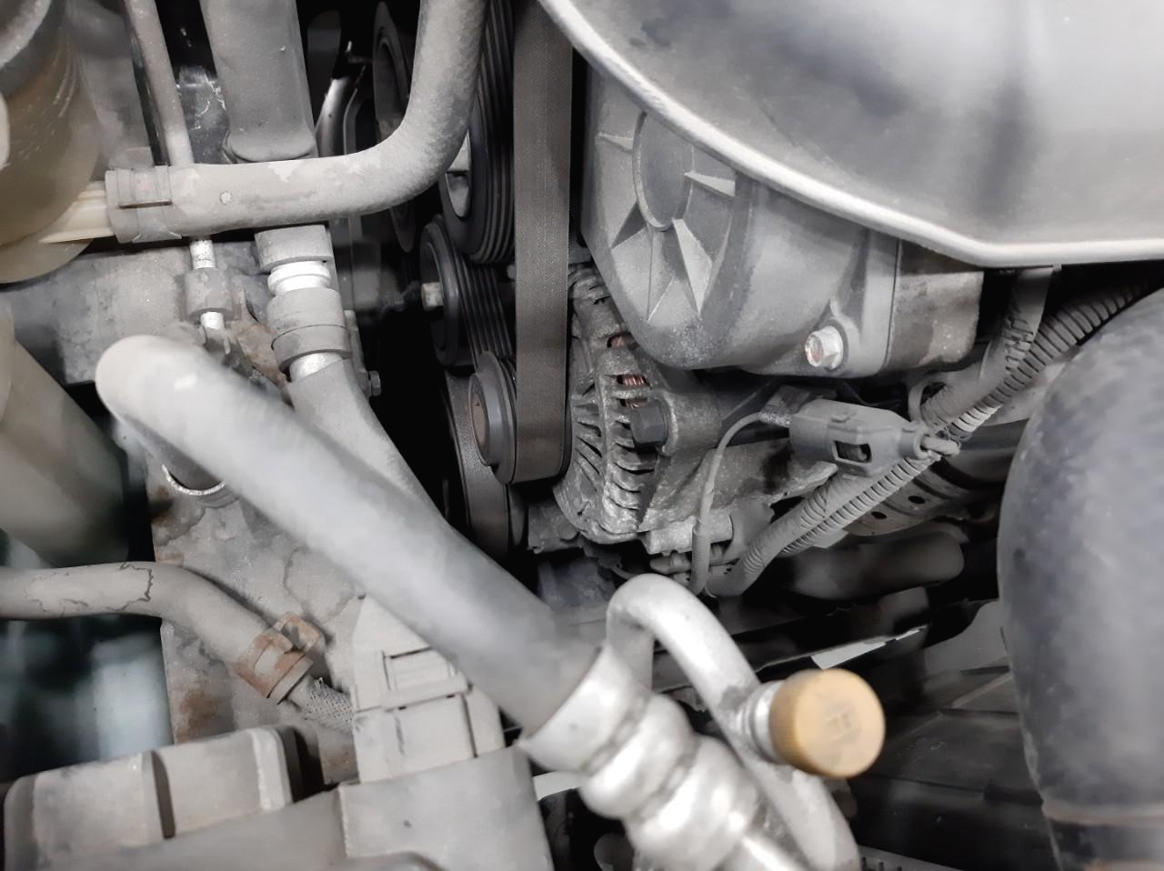 그랜저tg 자동차 계기판에 배터리 표시등이 들어와서 꺼지지 않음tg 그랜저 발전기 교환그랜져tg 밧데리 표시등 들어옴자동차 제네레이터 교환 블루텍 자동차정비