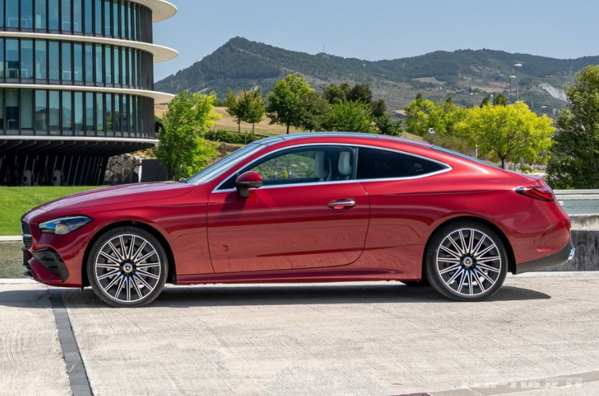 벤츠 CLE 300e 쿠페 공개(313마력 친환경 스포츠카)