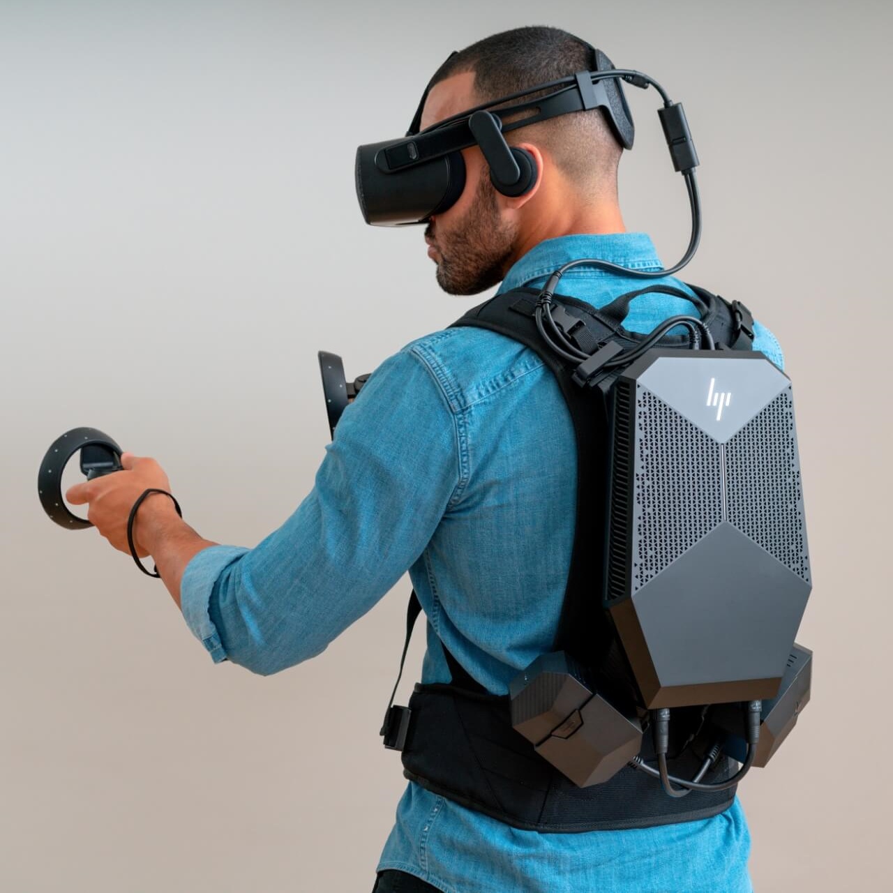 HP 2세대 VR 백팩(VR Backpack)... 가상현실 세상으로 게이머를 안내할 등짐(?!) 더 강력해져 돌아왔다...