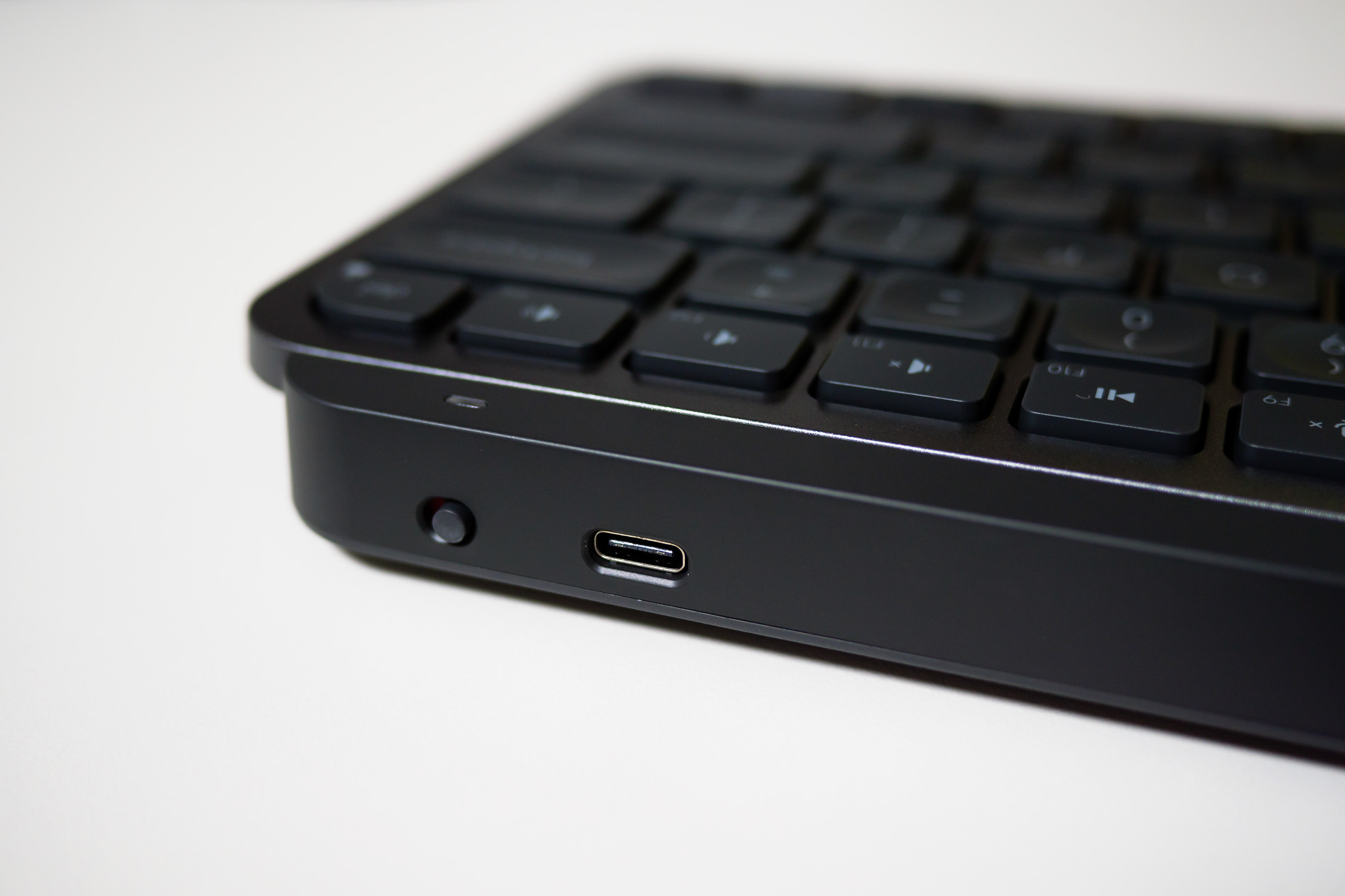 형보다 나은 아우 없다. MX Keys Mini 개봉기