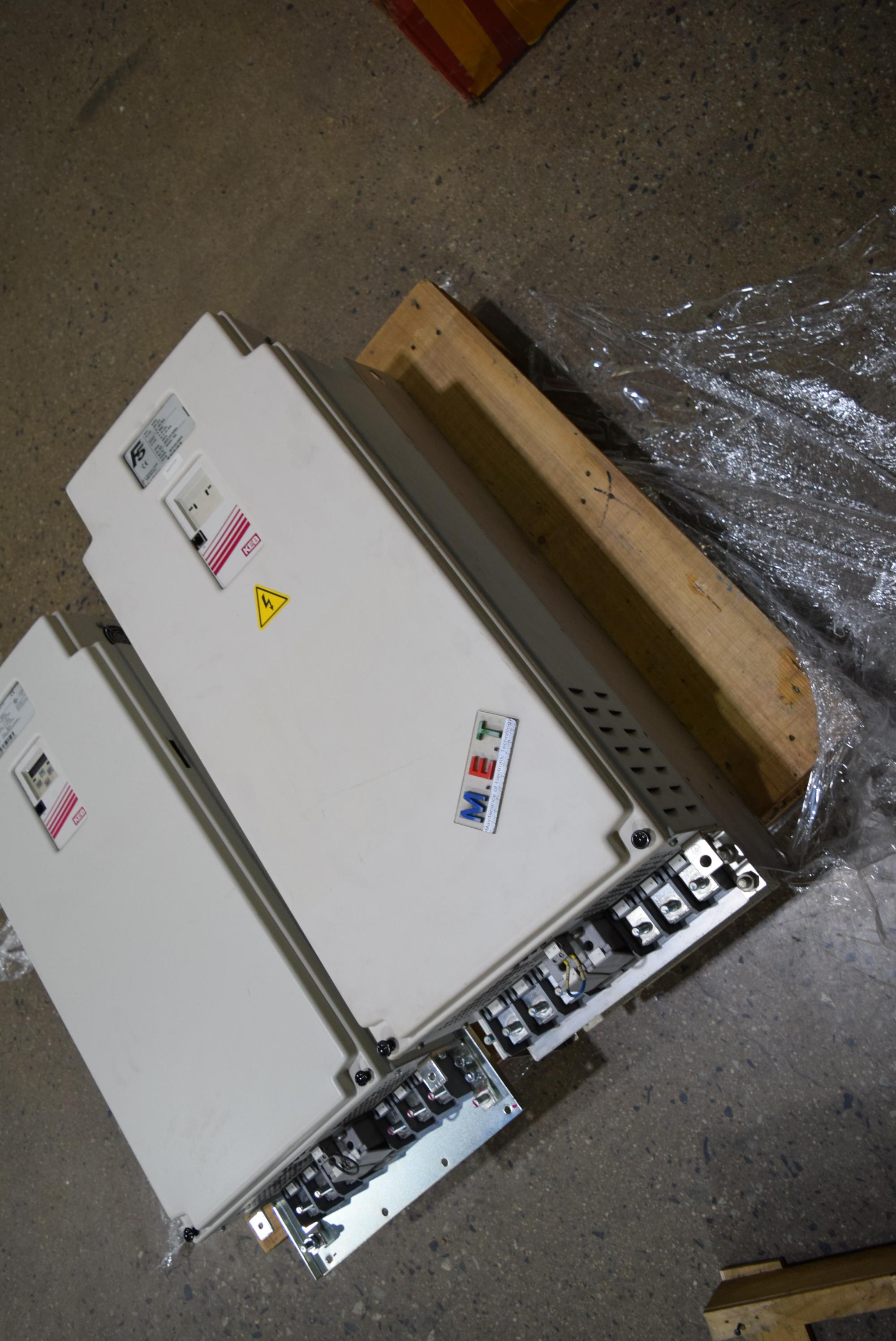  KEB INVERTER KEB 28F5E0U Y00A 