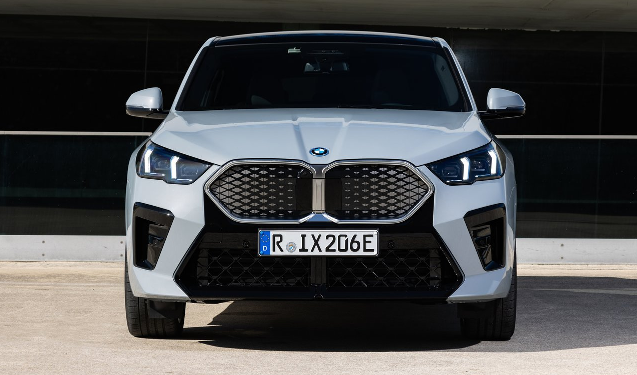 BMW `뉴 iX2`… TMAP 기반의 한국형 BMW 내비 기본 탑재