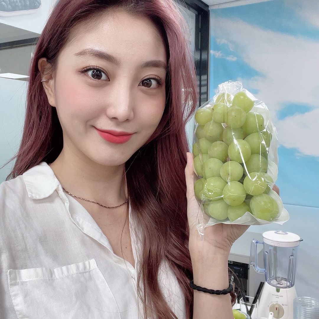 1993 / Yoon YoAnNa / 윤요안나 / Cheereader