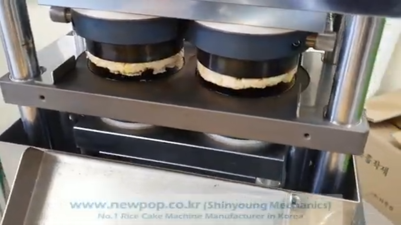 Popped rice cake machines with 100% broken corn _ Popped corn cake