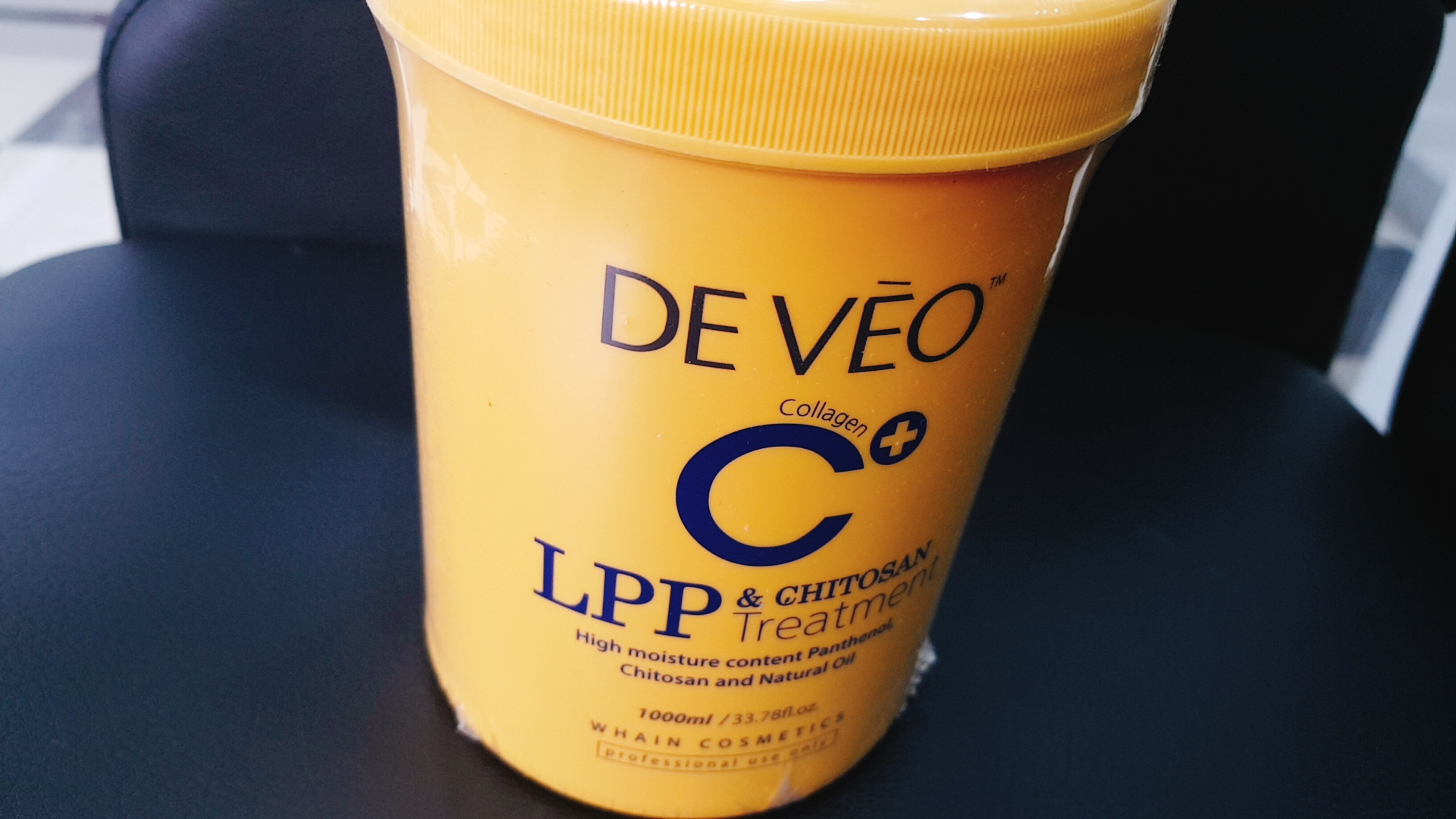 저와 같은 경우엔 매장에서 리페어 클리닉 전, 중간, 후 처리제로 다양하게 사용하고 있는 제품이기도 합니다~