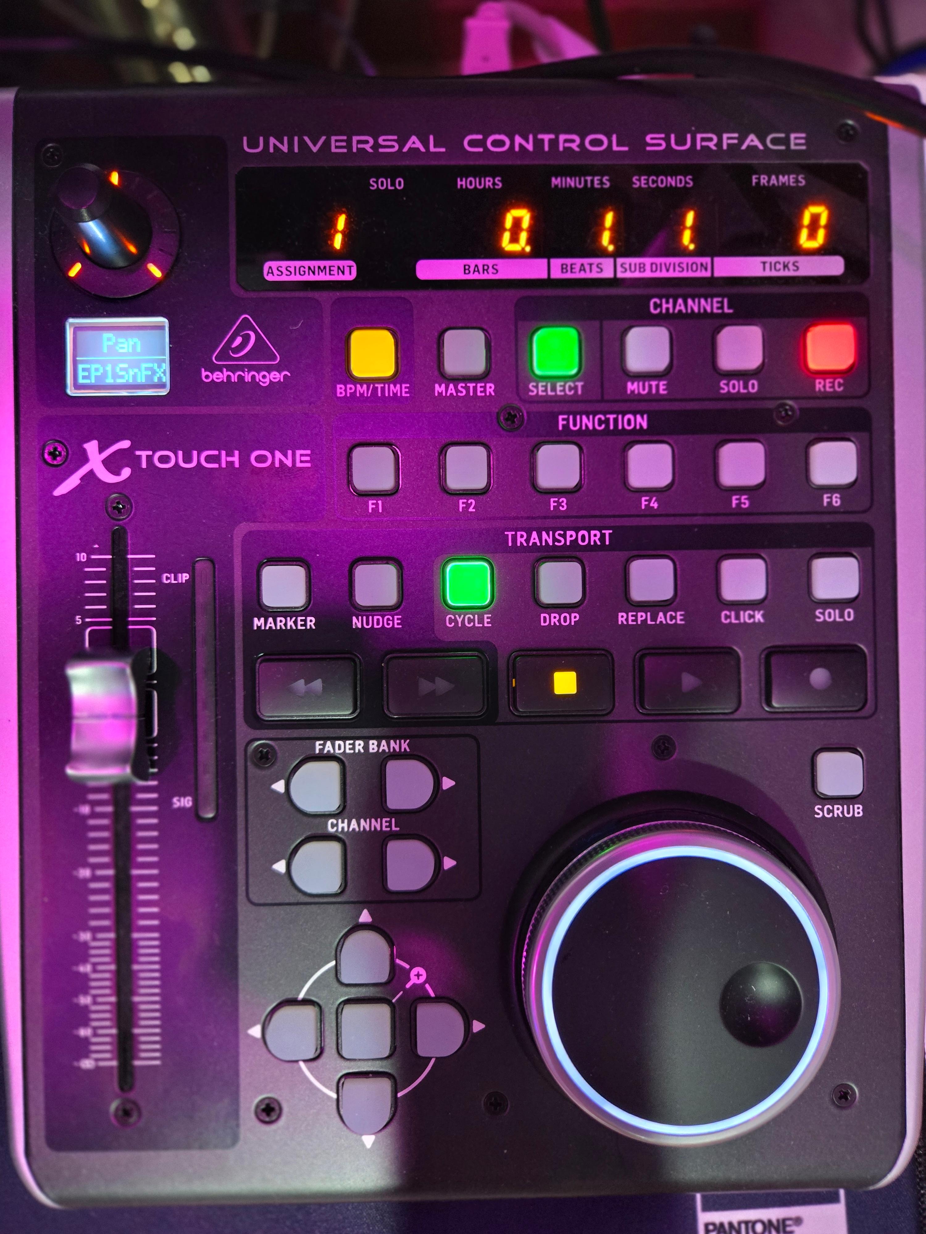 Behringer X-Touch One 리뷰