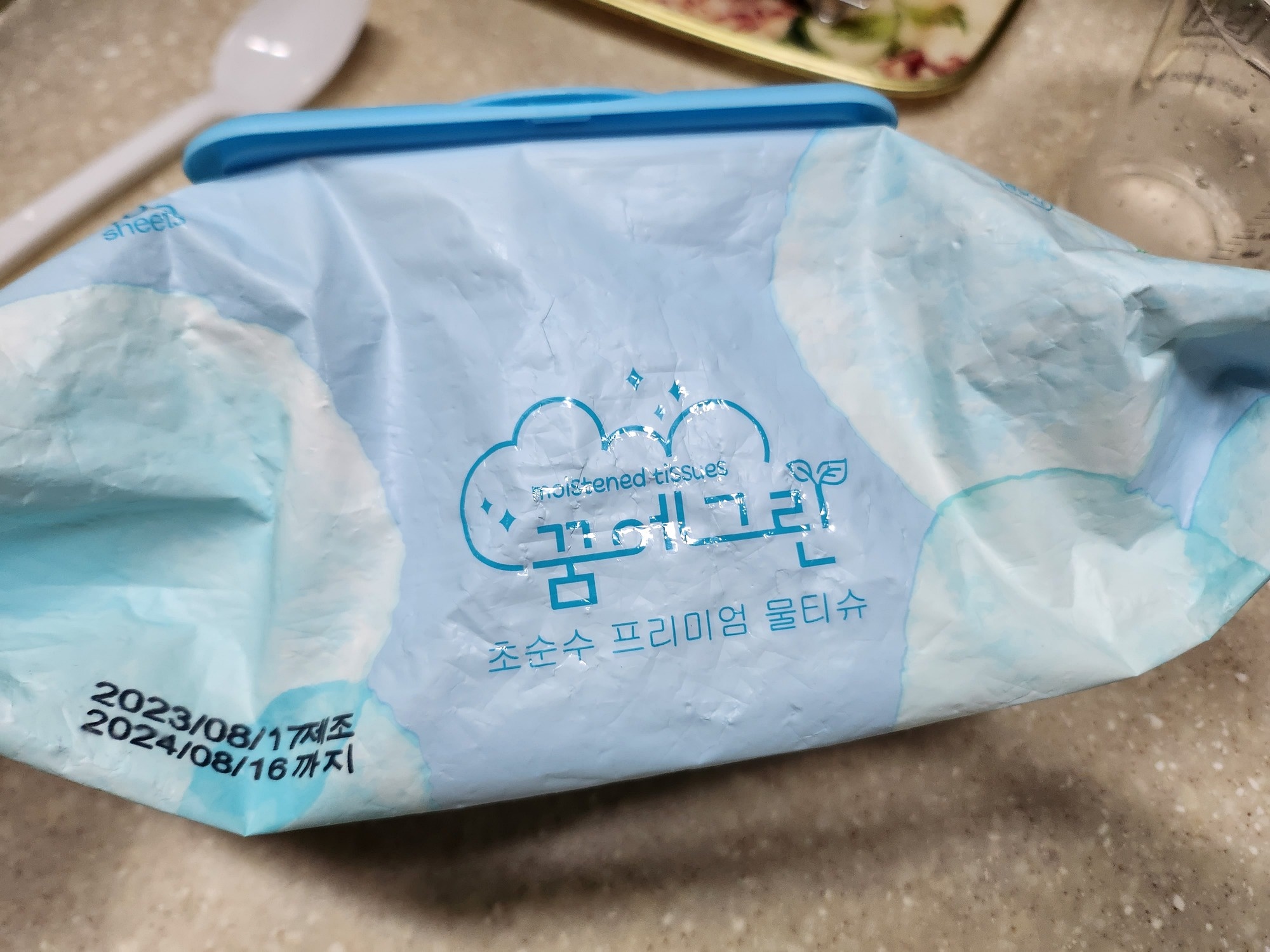 말라버린 물티슈가 우리집 주방청소 일등공신 Yulbrain