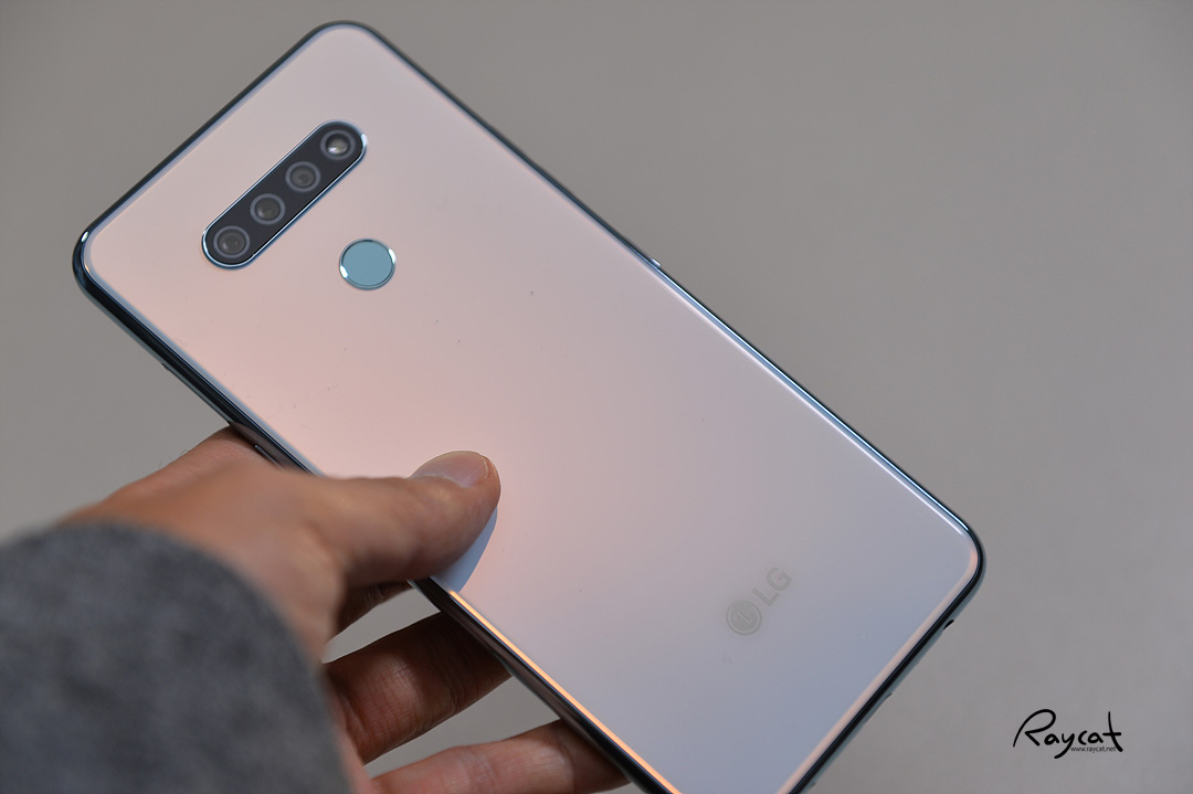 디자인이 깔끔했던 LG Q51 사용후기