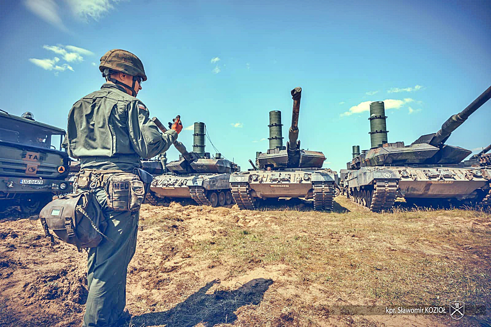 기동훈련중인 폴란드육군 Leopard 2A5 전차