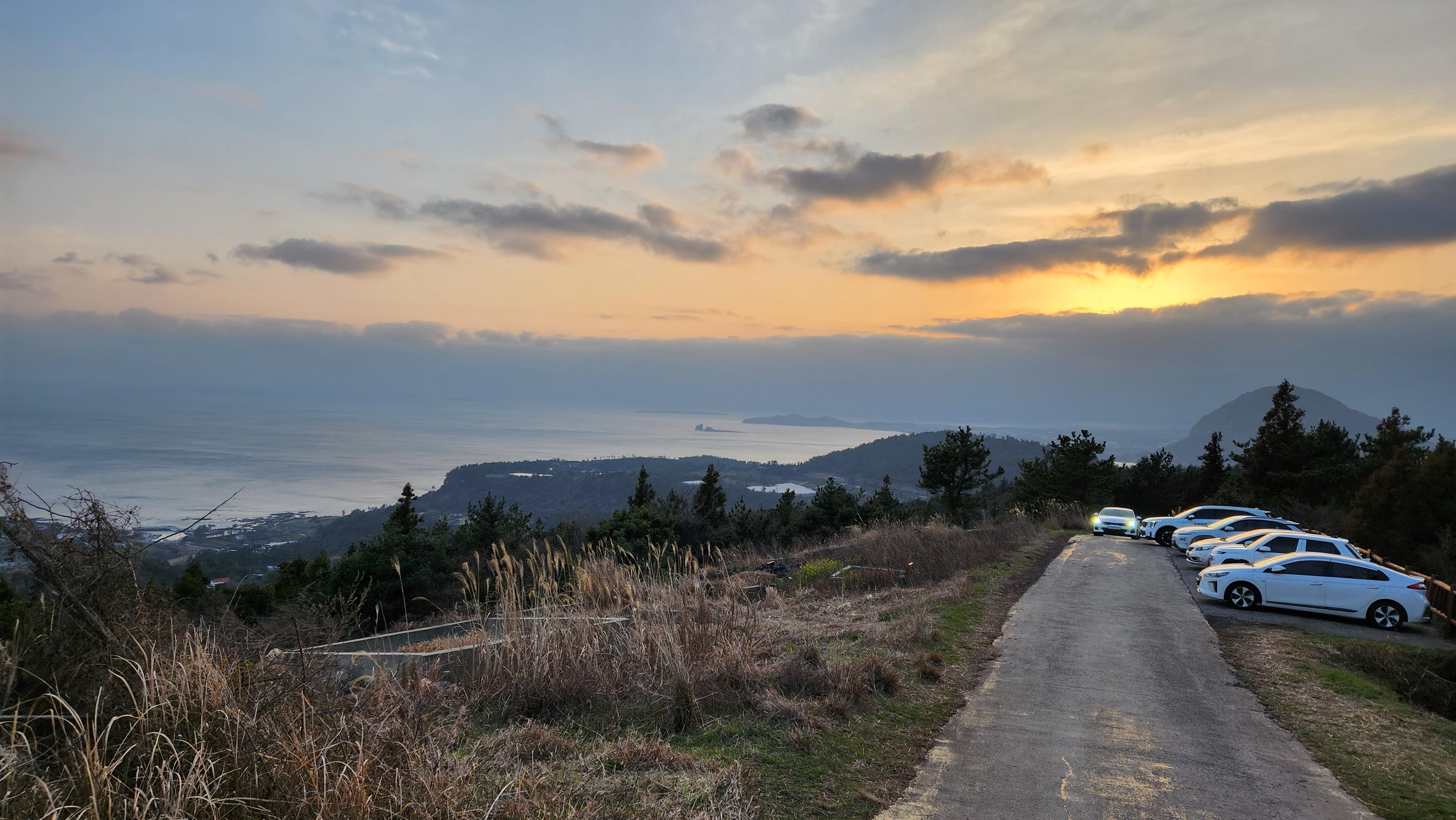 웰컴투 삼달리 드라마 촬영지와 함께 하는 제주 여행 (삼달이 집, 럭키편의점, 돌핀센터, 군산오름)