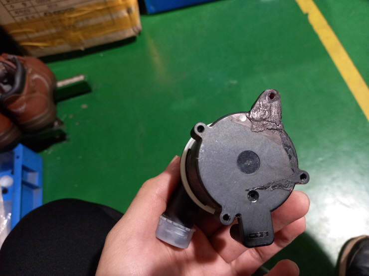 냉각수 보조워터펌프 = 쿨런트펌프 (coolant pump 2) P261A